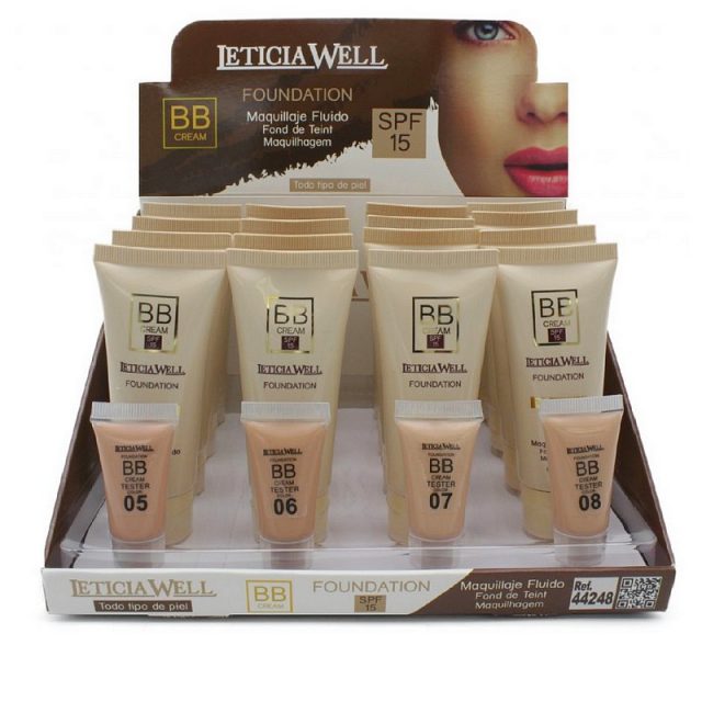 Display of 16 (i.e. €0,72 each): BB cream foundation SPF 15 ...